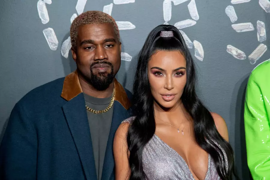 Agasallo de aniversario de Kanye West para Kim Kardashian: unha doazón de 1 millón de dólares á reforma da prisión 10294_1