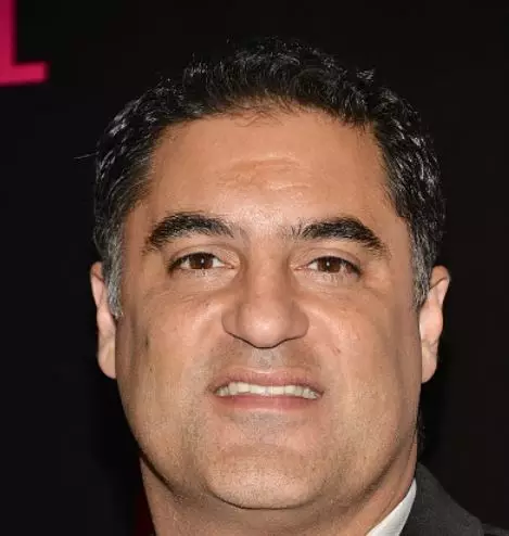 Nettóvirði Cenk Uygur