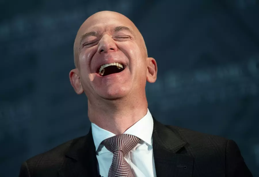 Mentres o patrimonio neto de Jeff Bezos achégase de novo aos 200.000 millóns de dólares, mira esta entrevista perdida de 1997 coa futura persoa máis rica do mundo 10868_1