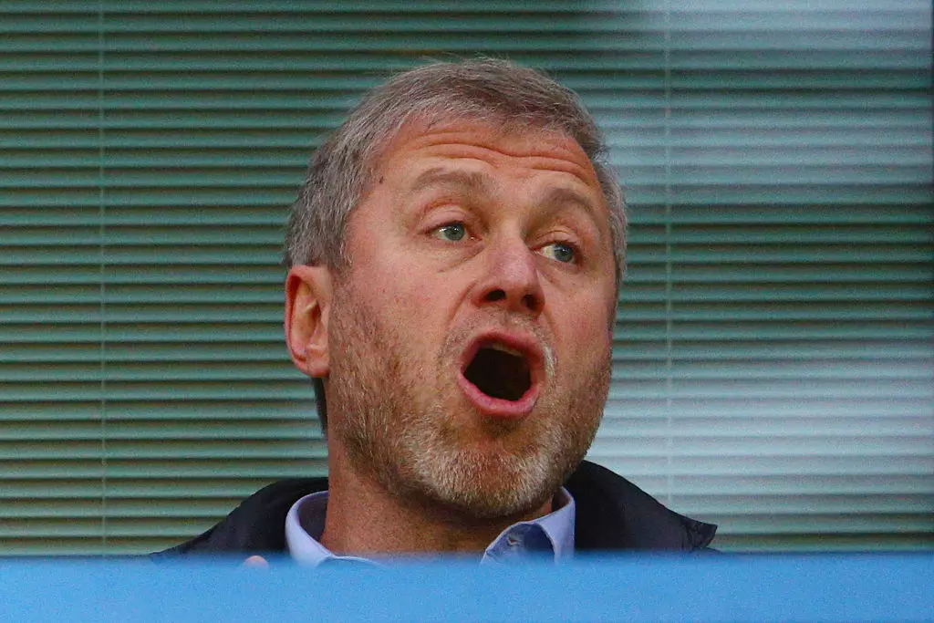 Storbritannia droppet nettopp sanksjonshammeren mot Roman Abramovich