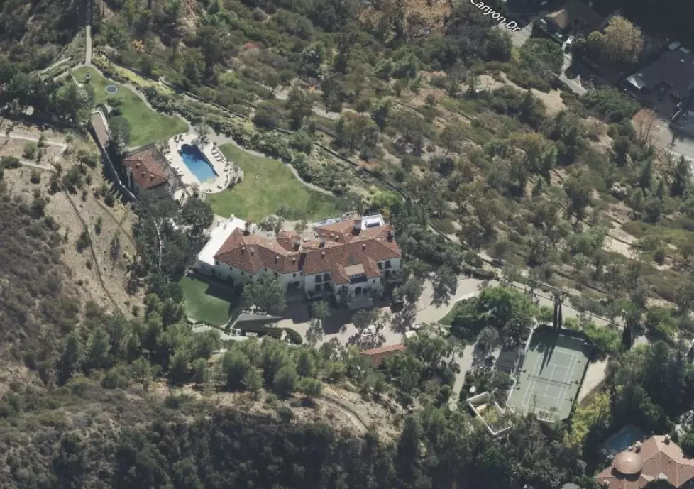 Drake'in Robbie Williams'ın 20 Acre Beverly Hills Malikanesi İçin 70 MİLYON $ Ödediği Bildirildi