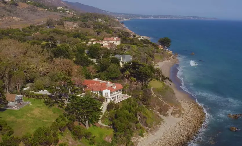 Cindy Crawfords wunderschönes ehemaliges Strandhaus in Malibu kommt für knapp 100 Millionen Dollar auf den Markt