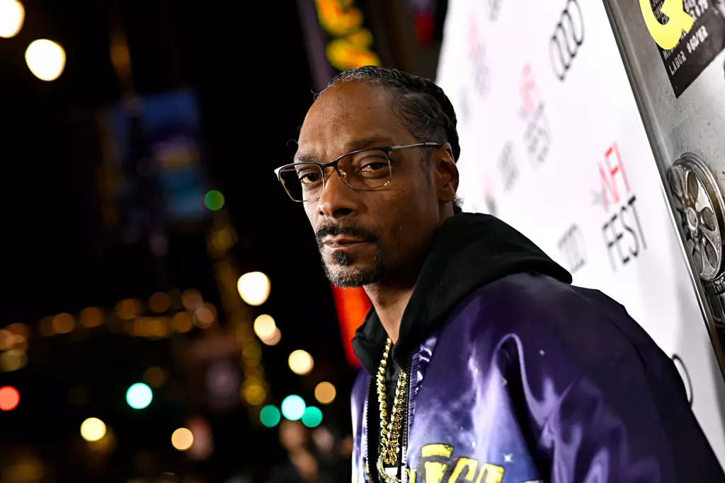 اشترى Snoop Dogg للتو سجلات الموت