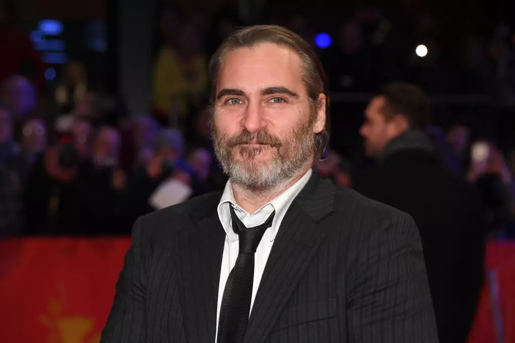 Joaquin Phoenix kry 'n aanbod van $50 miljoen vir nog twee joker-flieks