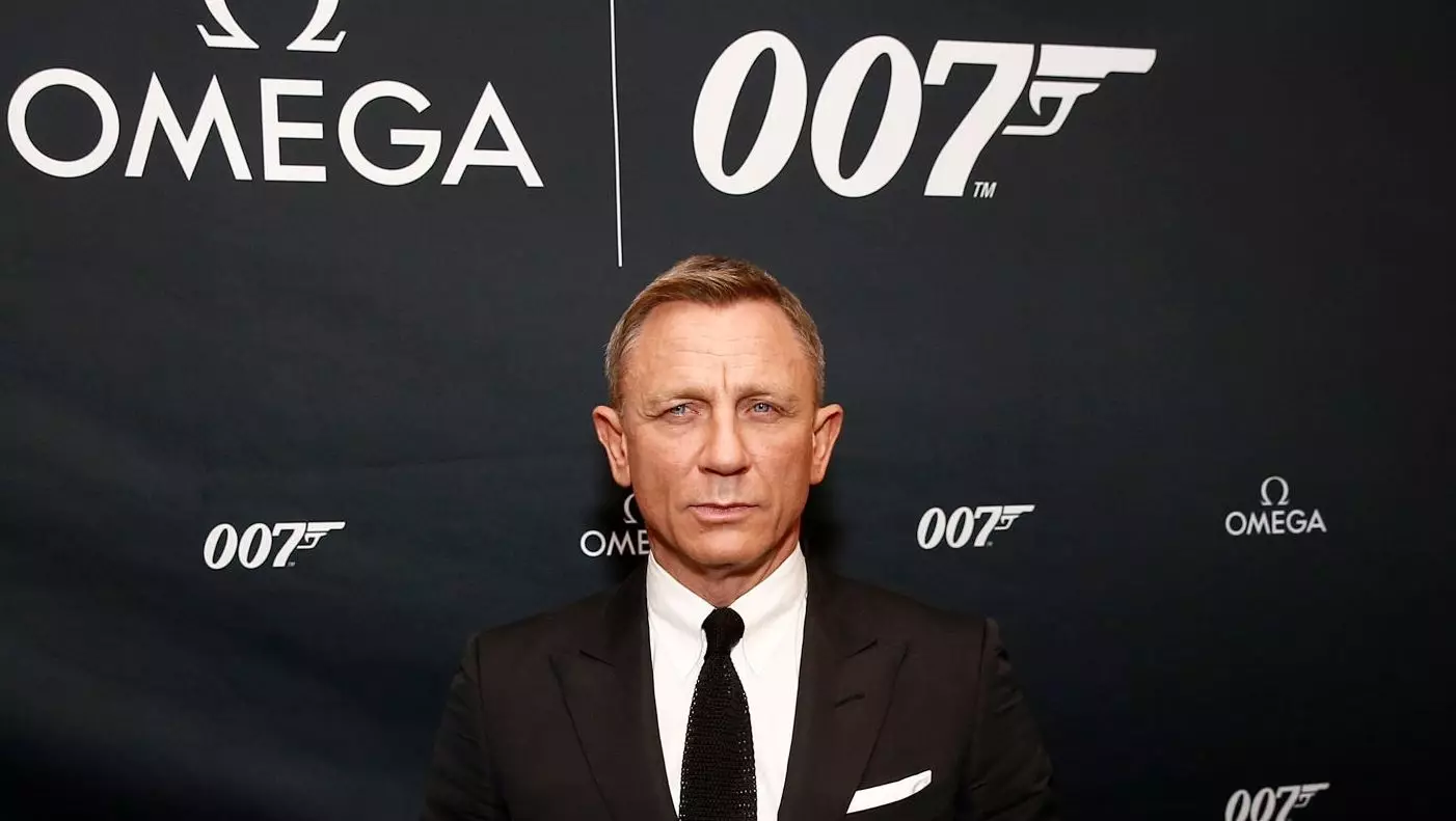 Immisa lacag ah ayuu Daniel Craig ka dhigay ciyaarista James Bond?