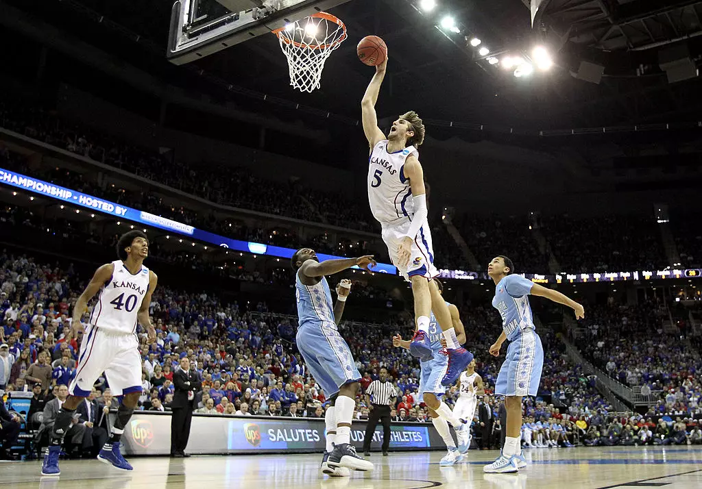 Bill Self vs. Hubert Davis: Ko ima veću platu?