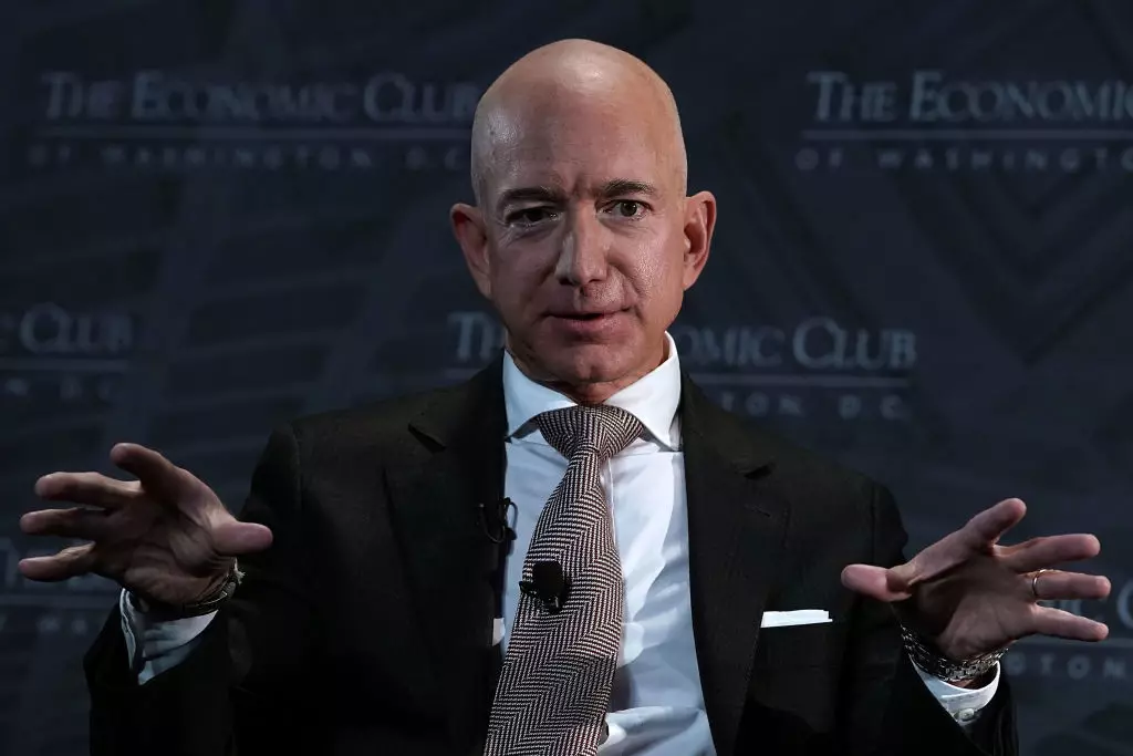 Jeff Bezos သည် 2026 ခုနှစ်တွင် ကမ္ဘာ့ပထမဆုံး ထရီလျံနာ ဖြစ်လာနိုင်ပါသလား။