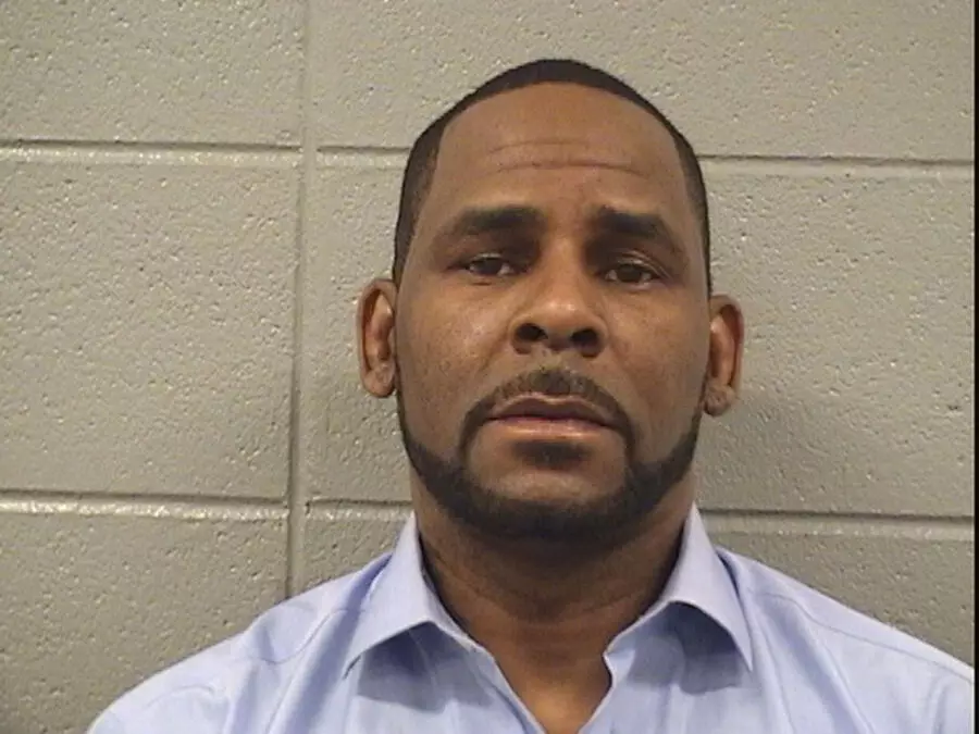 R. Kelly kom ud af fængslet takket være en anonym velgører, der betalte 161.000 $ i børnebidrag 14293_1