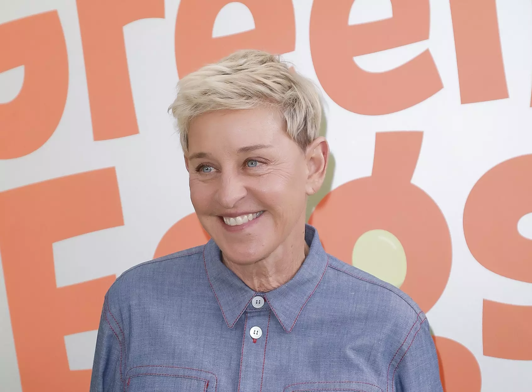 Ellen DeGeneres Amagulitsa Beverly Hills Estate Yomwe Idali Yake Ndi Adam Levine Kwa $47 miliyoni