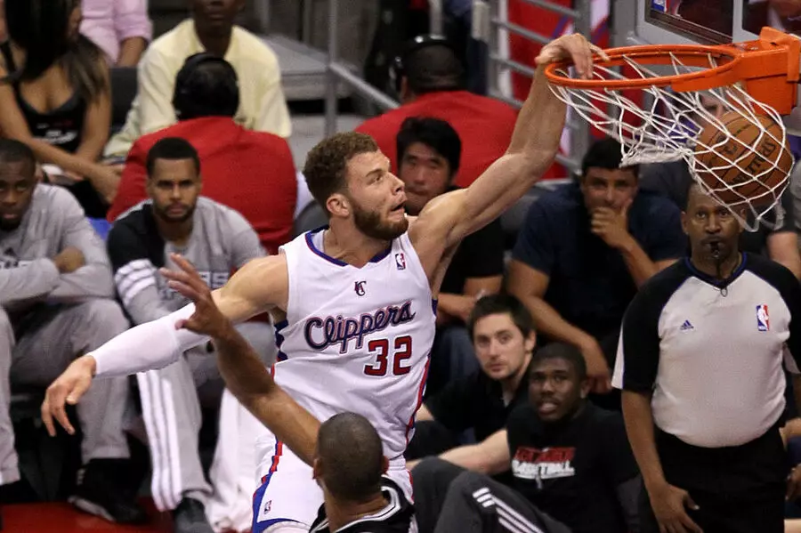 Blake Griffin သည် Clippers ဖြင့်ပြန်လည်လက်မှတ်ထိုးခြင်းဖြင့်သူကိုယ်တိုင်ဒေါ်လာသန်းပေါင်းများစွာထပ်မံရရှိခဲ့သည်။ 15078_1