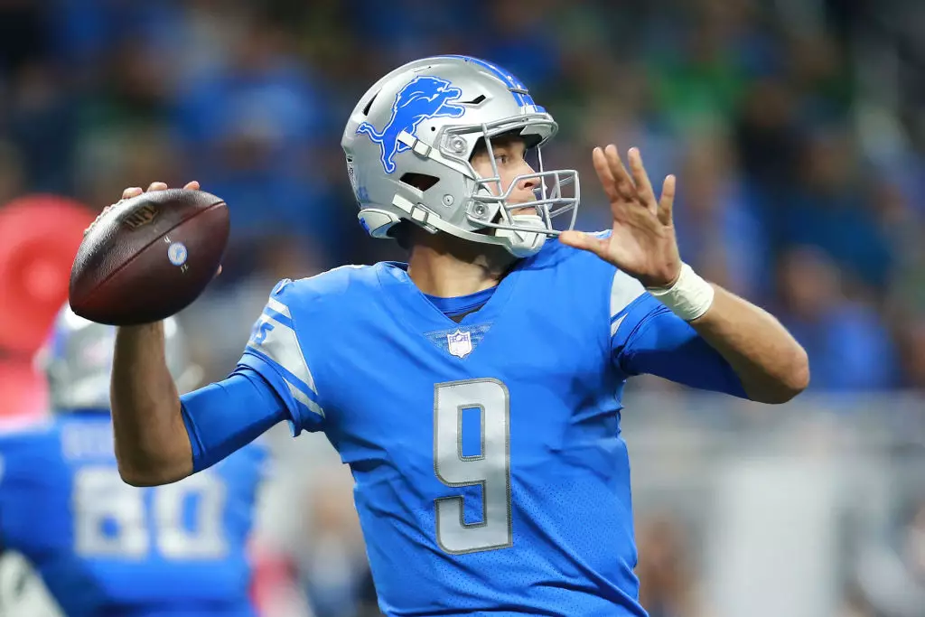 UMatthew Stafford Wenze Imali Ephambeneyo Kwezi nyanga zili-13 zidlulileyo