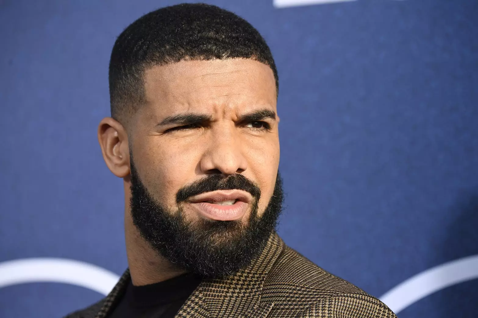 Drake stannar på $14 000 per natt Beverly Hills Mansion