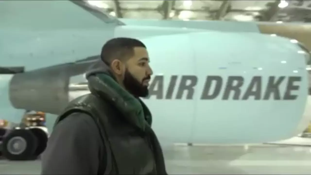 Drake Nagpakita ng Hindi Kapani-paniwalang Brand New