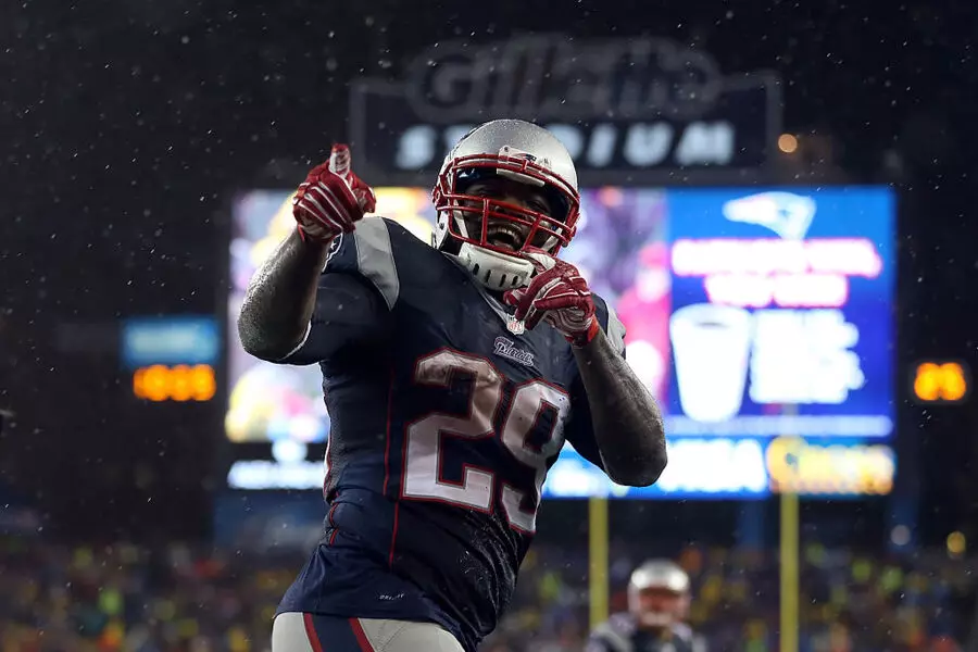 LeGarrette Blount стимуллаштыру бонуслары белән хезмәт хакын икеләтә арттырды 15720_1