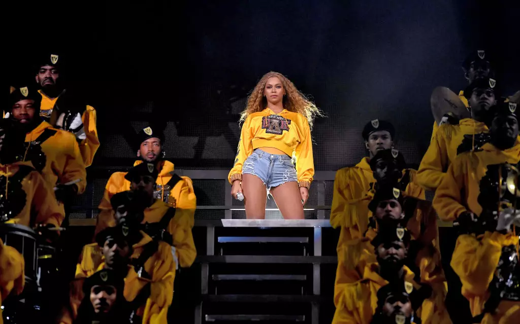 La controverse fait rage sur la prétendue disparité salariale de Coachella entre Beyoncé et Ariana Grande