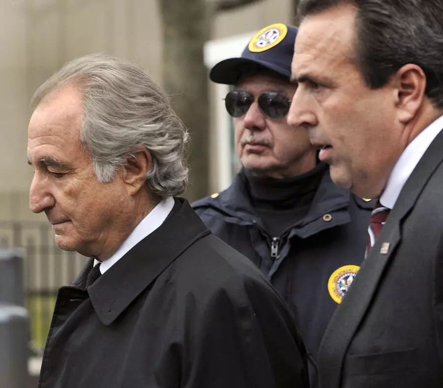 Il re dello schema Ponzi Bernie Madoff, malato terminale, chiede la liberazione anticipata dalla prigione 17829_1