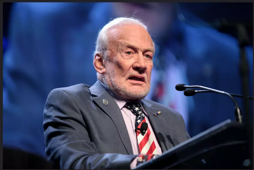 Buzz Aldrin saksøker to av barna hans og forretningssjefen hans 18640_1