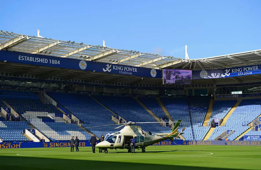 Thai Milliardär a Leicester City Besëtzer Vichai Srivaddhanaprabha ass just gestuerwen an engem Helikopter Crash ausserhalb vum Team Stadium 19754_2