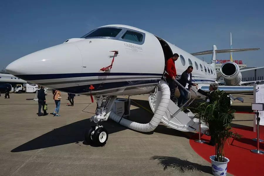 Mabiliyoni Ndi Zoseweretsa Zawo: Private Jet Edition 20952_1