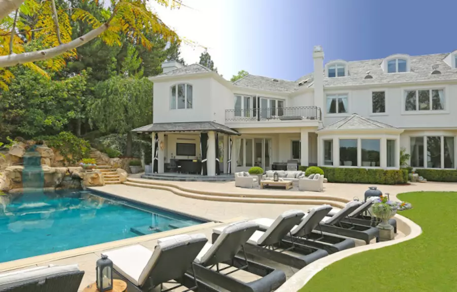 DJ Khaled zaradio 9,9 miliona dolara vile od Robbieja Williamsa 22111_4