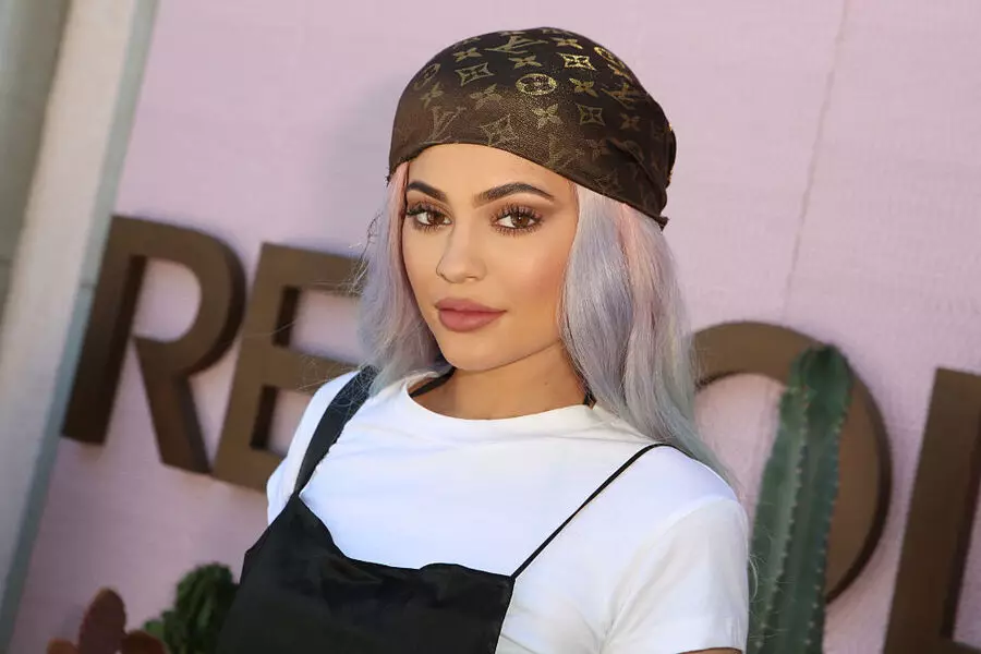 Kylie Jenner betaalt $ 15 miljoen voor lege kavel in Hidden Hills 24009_1