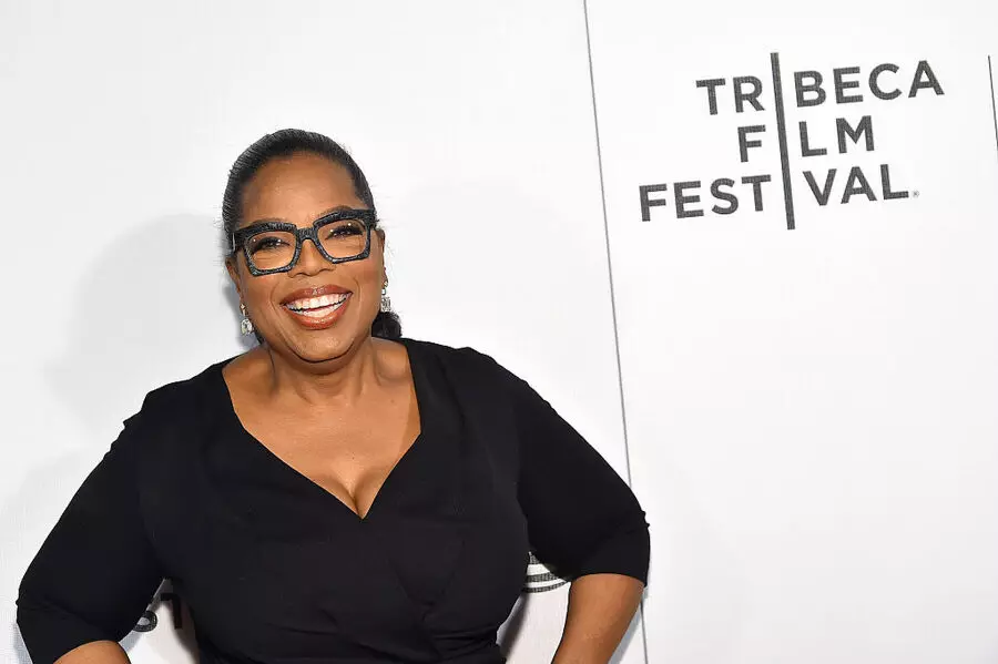 Oprah visita banco pela primeira vez em 29 anos e deposita US$ 2 milhões por diversão 26200_1