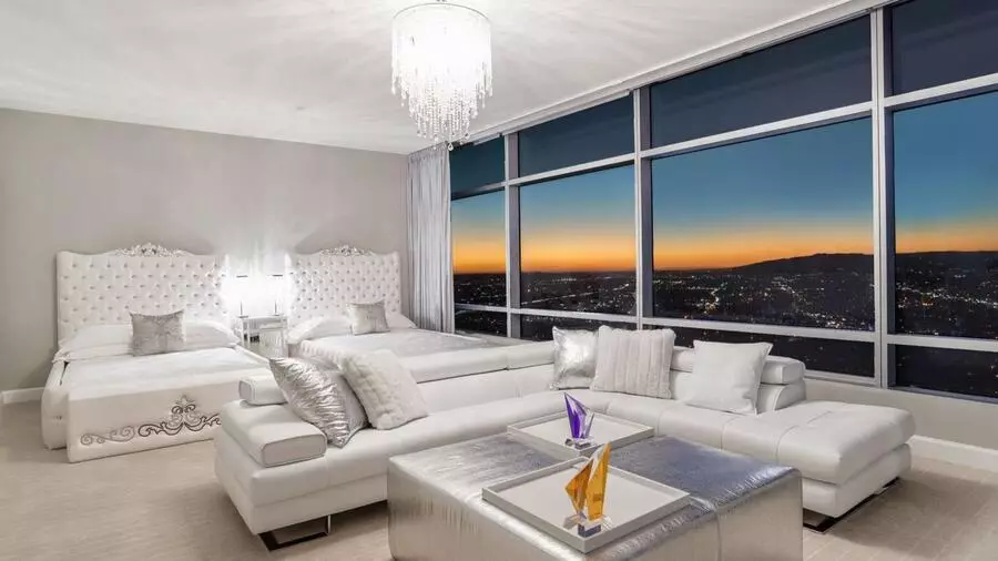 Co-Owner Los Angeles Lakers Jim Buss Menempatkan Penthouse Pusat Kota Dijual Dengan Harga $8,8 Juta 28805_5