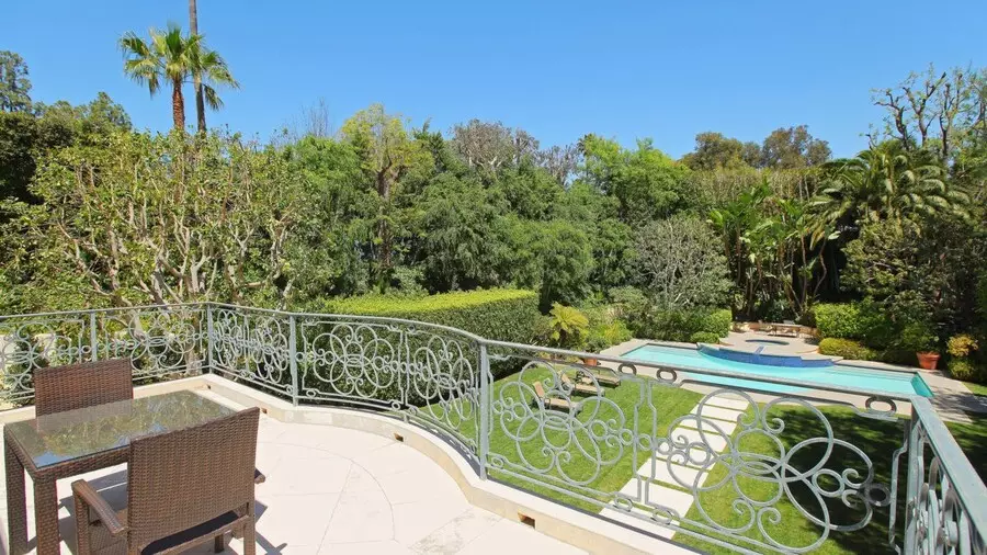 Suosnivač Guess Jeans Paul Marciano prodaje vilu na Beverly Hillsu za nešto manje od 20 miliona dolara 28866_11