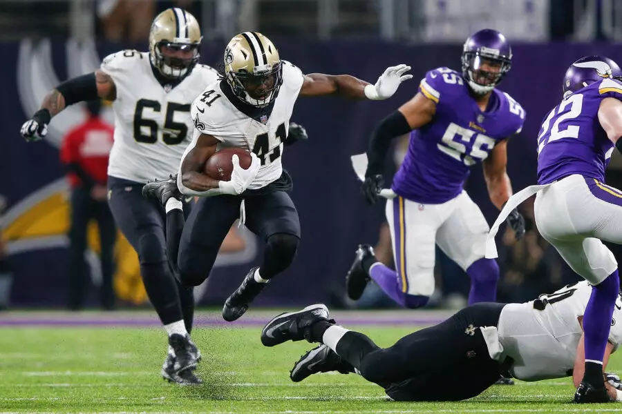 Eftir að hafa unnið sér inn 1,4 milljóna dollara bónus, hér er það sem Saints Running Back Alvin Kamara keypti 29448_1