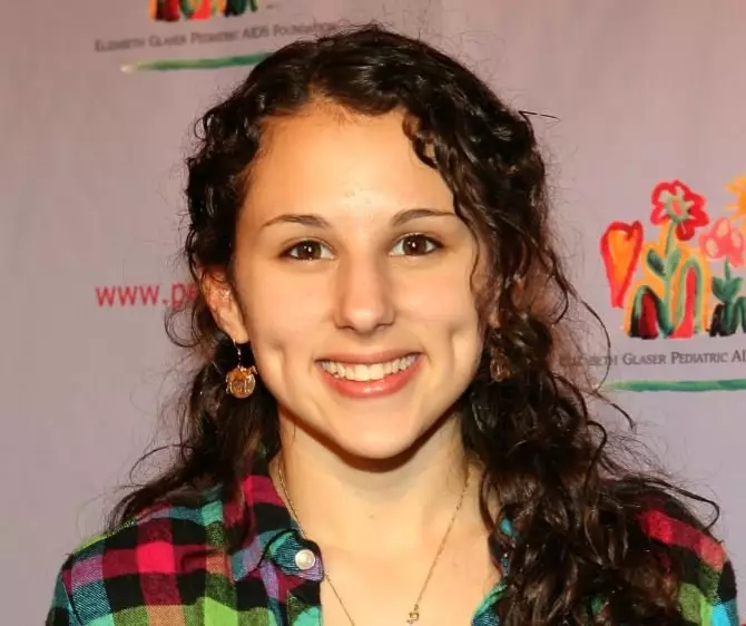 Hallie Eisenberg Net Worth 30044_2