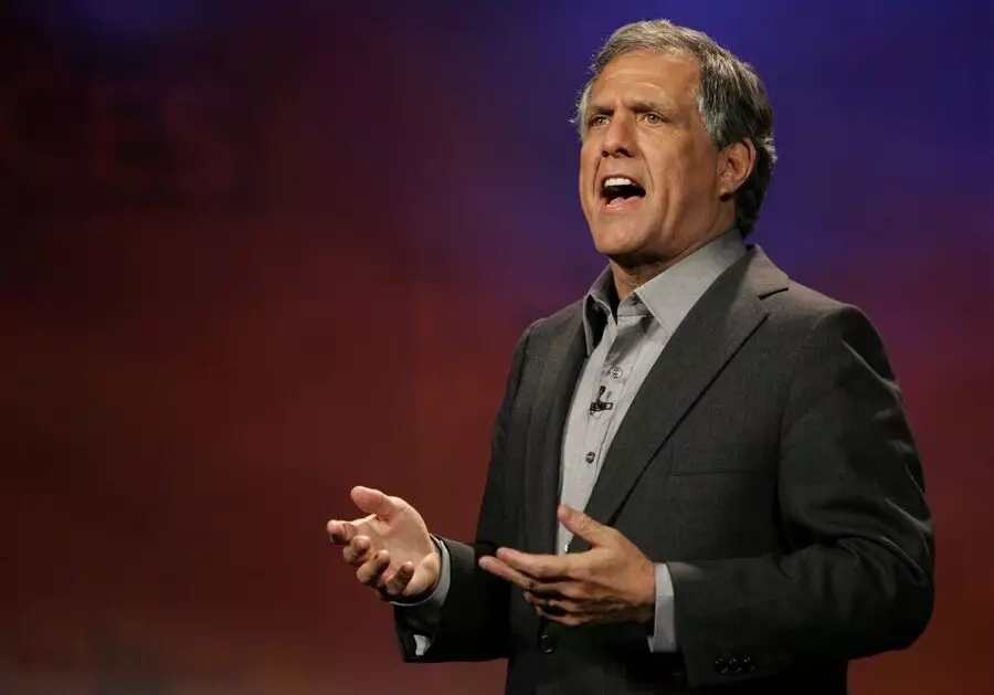 Les Moonves سي بي ايس جي صلاحڪار جي حيثيت سان جاري رهندو، حاصل ڪرڻ ممڪن $120M ادائگي التوا جي تحقيقات 30525_1