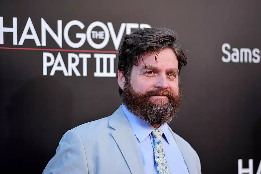 Zach Galifianakis Iris Preter La Voko De Devo Por Senhejma Virino 32924_1