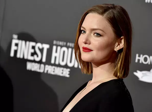 Holliday Grainger nettó érték