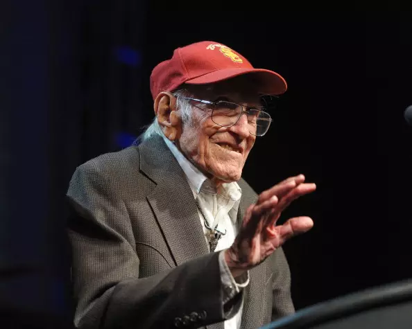 Louis Zamperini มูลค่าสุทธิ