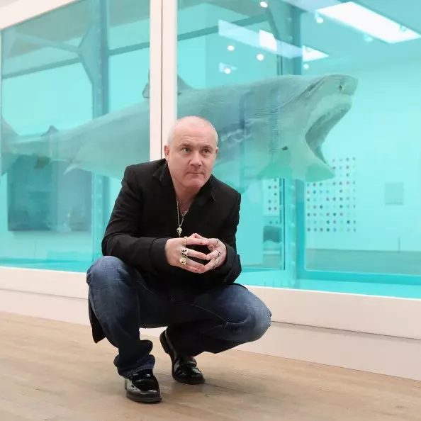 Damien Hirst ទ្រព្យសម្បត្តិសុទ្ធ