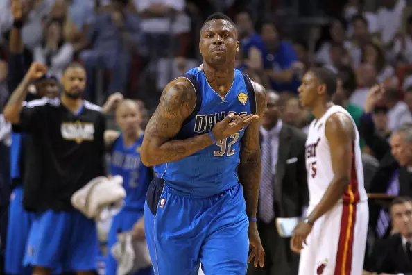 Hviezda NBA DeShawn Stevenson má vo svojom dome nainštalovaný bankomat v hodnote 3 500 dolárov