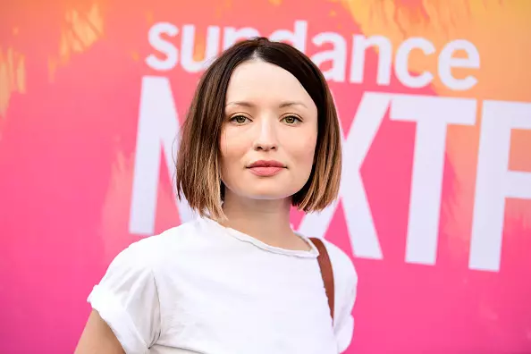 Emily Browning netto waarde