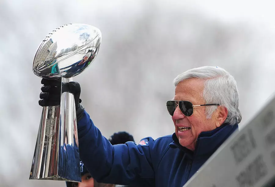 Na fa'afefea ona maua e Robert Kraft ma Stan Kroenke a la'ua aoga ma fa'atauina fa'atauga a le NFL. 5916_1