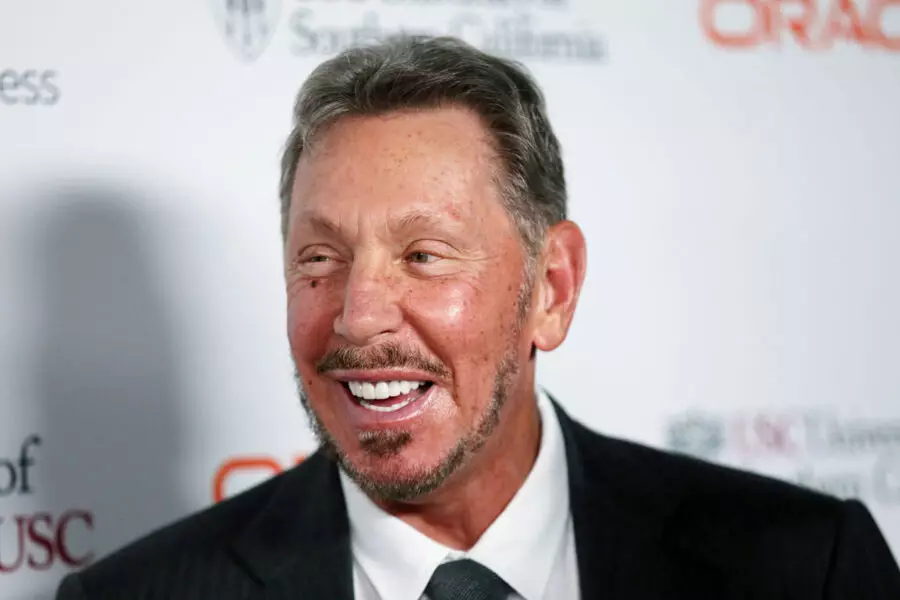 El multimillonario Larry Ellison está recaudando dinero en su apuesta de $ 1 mil millones en Tesla 6705_1