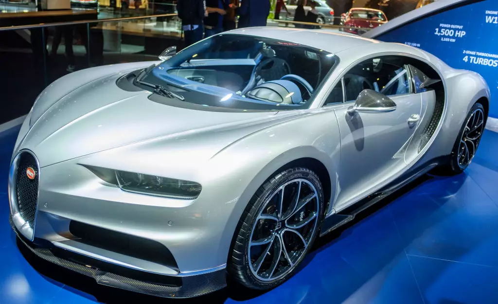 Bugatti je povukao jedan jedini automobil Chiron vrijedno 3 milijuna dolara zbog zabrinutosti za labav vijak
