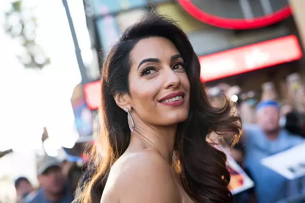 Amal Clooney ទ្រព្យសម្បត្តិសុទ្ធ