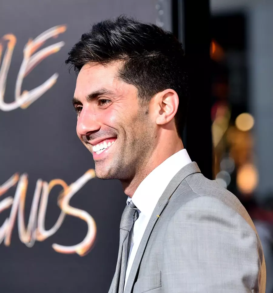 Nev Schulman netto waarde 717_1