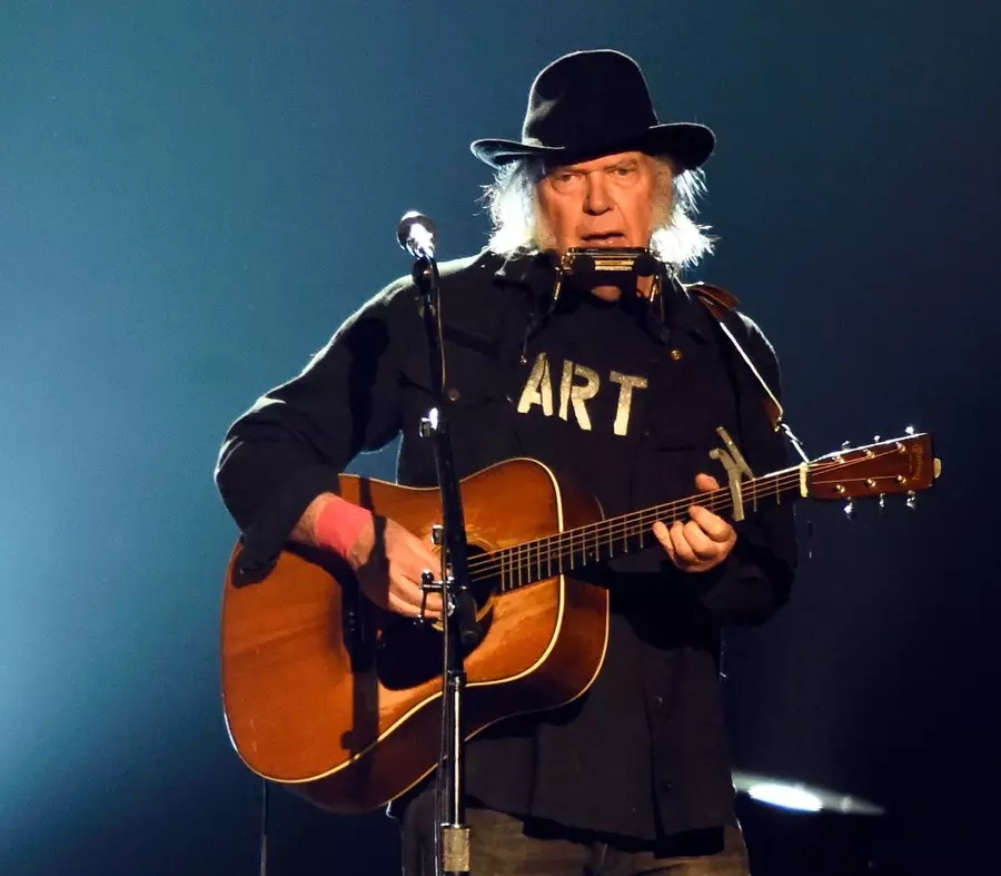 Neil Young Net Worth 7636_1