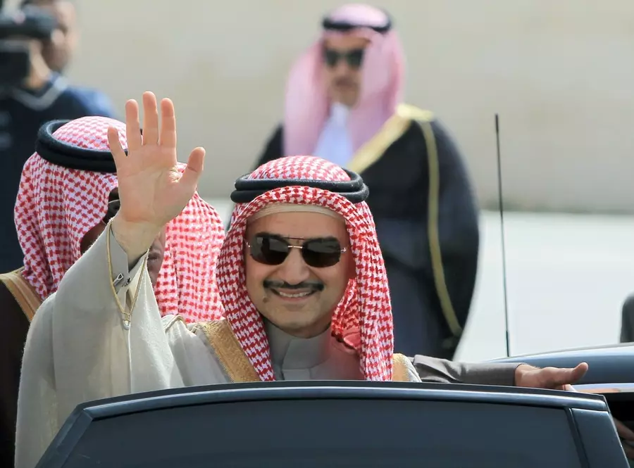 Prince al-Waleed bin Talal Alilipa $6 BILIONI ili kuachiliwa kutoka kizuizini cha miezi mitatu cha serikali. 8296_1