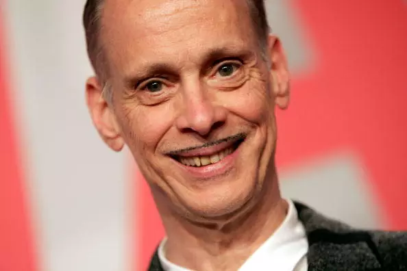 John Waters nettó értéke