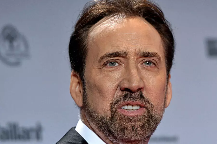 Nick Cage Akhirnya Menerangkan Bagaimana, Dan KENAPA, Dia Mendapatkan Rezeki $150 Juta Atas Pembelian Sial 8916_1