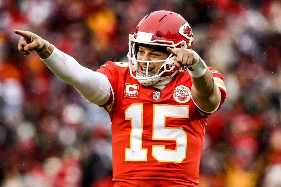 Patrick Mahomes Zai Sami Kuɗi Fiye da Duk Wani Dan Wasan NFL Har abada - Anan Ga Nawa Zai Iya Samu 9449_1