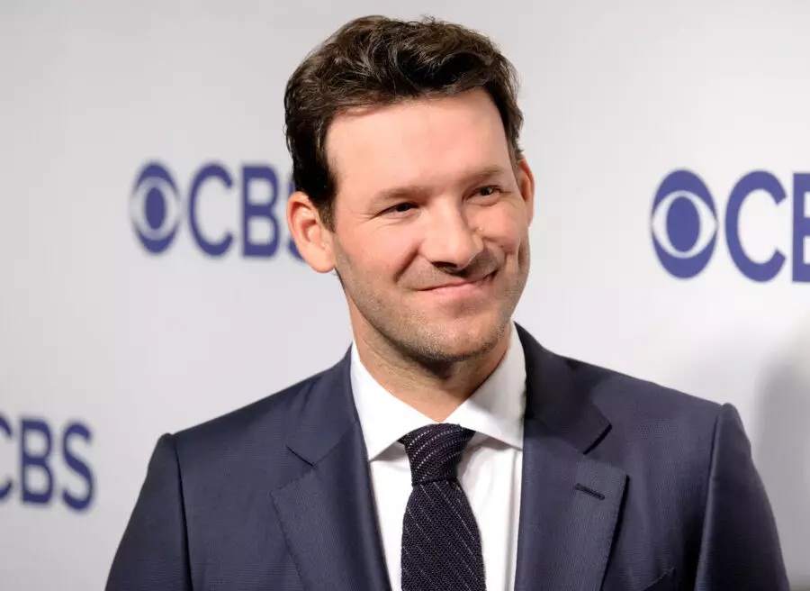 ESPN 计划为 Tony Romo 提供一份离开 CBS 的创纪录薪水 9452_1