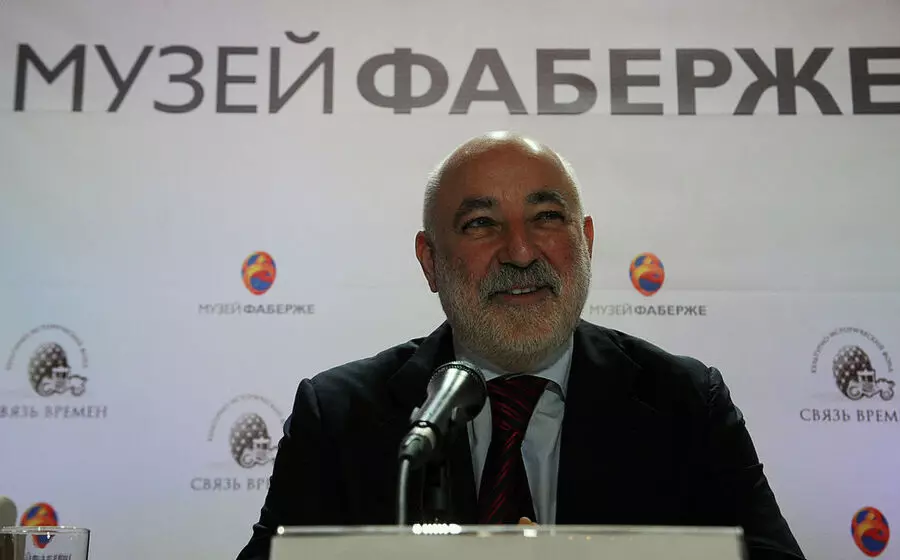 Naftomiliardulo Viktor Vekselberg Volas Fari Unuan Senhaltan Sunan Flugon Ĉirkaŭ la Mondo 9954_1